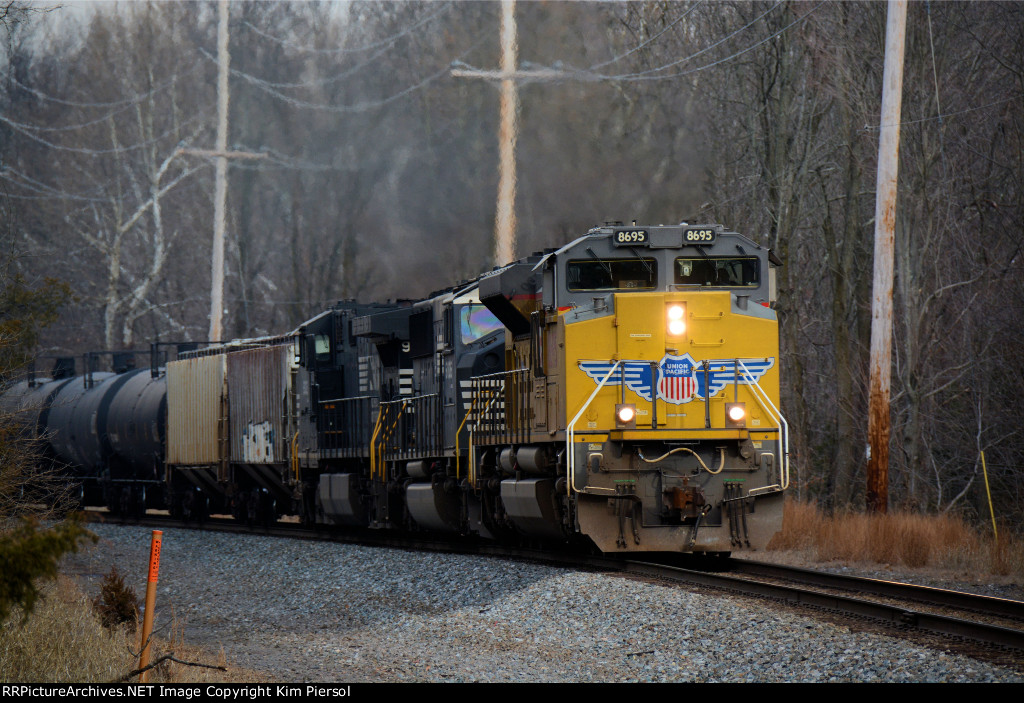 UP 8695 CSX Train K610 Ethanol Loads